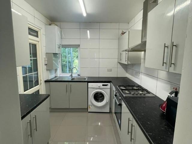 2 Bed Semi Detached House, Manor Drive, HA9