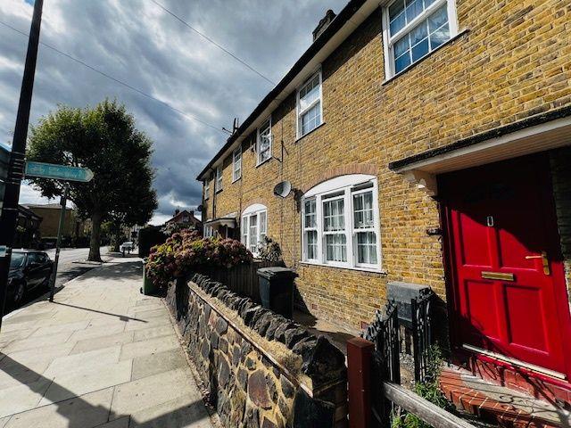 2 Bed Semi Detached House, Manchester Road, E14