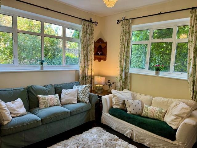 2 Bed Semi Detached House, Arterberry Road, SW20