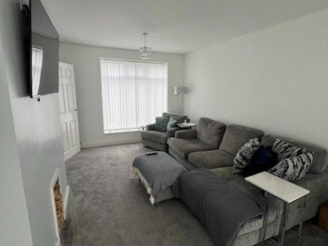 2 Bed Semi Detached House, Barncroft Road, LS14