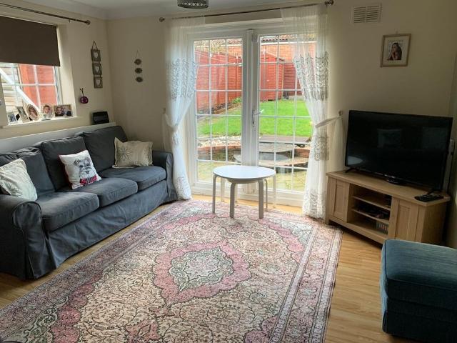 2 Bed Semi Detached House, Barnston Close, LU2