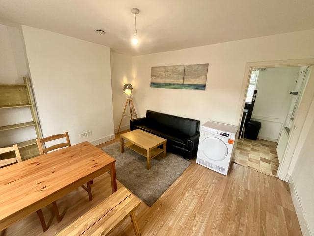 2 Bed Semi Detached House, Enderby Square, NG9