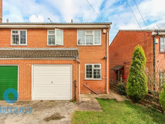 2 bed Semi Detached House for Rent
