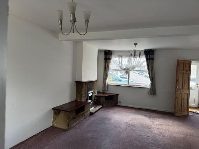 2 Bed Semi Detached House, Letchworth Road, LU3