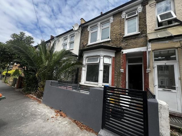 2 Bed Semi Detached House, Lonsdale Avenue, E6