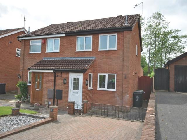 2 bed Semi Detached House to Let