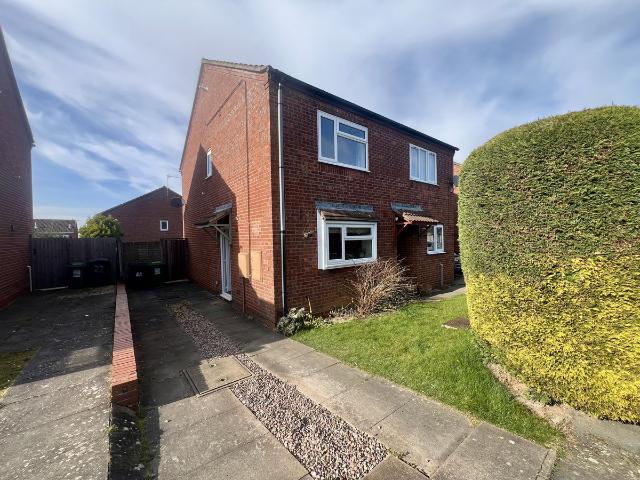 2 bed Semi Detached House To Let