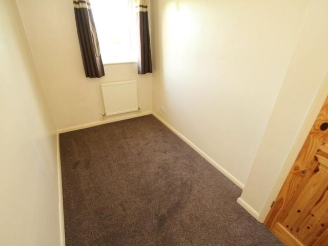 2 bed semi detached house to rent in Best Close, Wigston, LE18