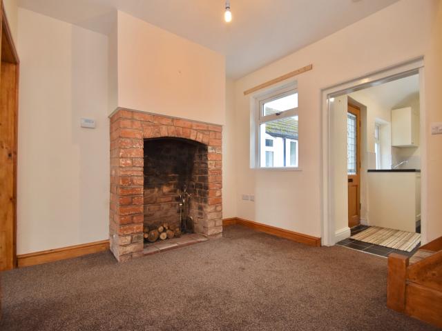 2 bed semi detached house to rent in Old Station Road, Bromsgrove, B60