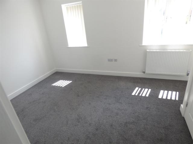 2 bed semi detached house to rent in Little Hallam Hill, Ilkeston. DE7 4LY