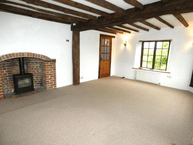 2 bed Semi Detached To Let