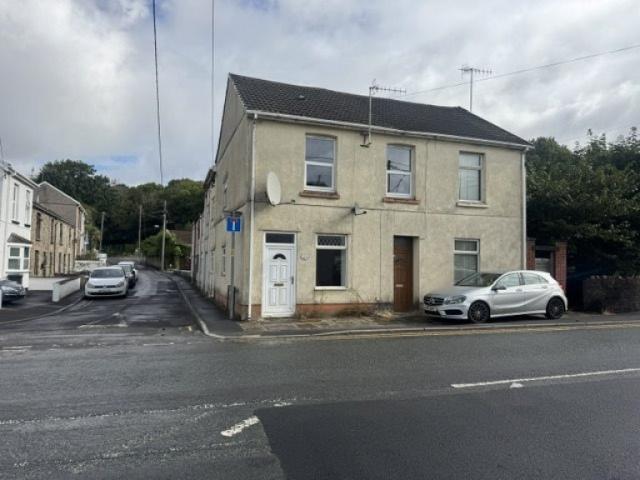 2 bed Semi Detached To Let