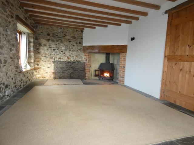 2 bed Semi Detached To Let