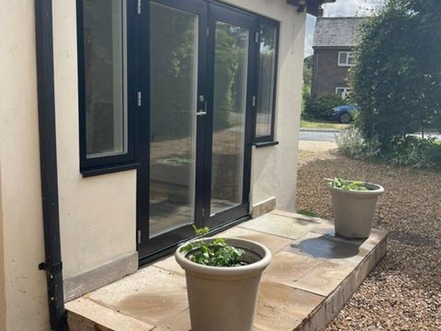 2 bed self contained garden flat / annex