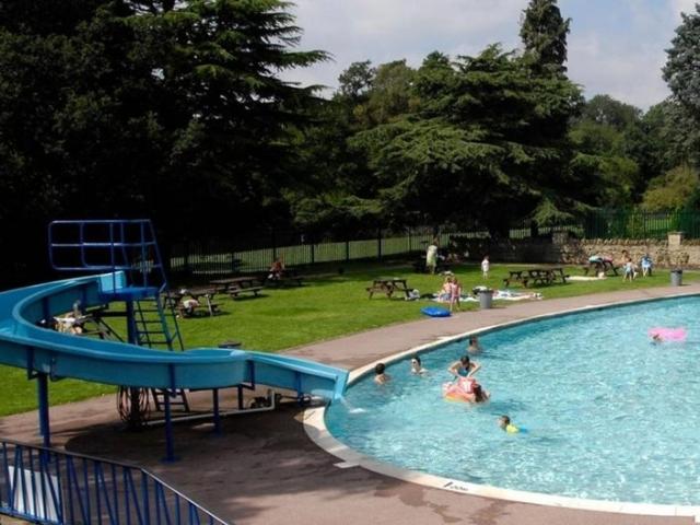2 bed Static on Overstone Lakes with all amenities