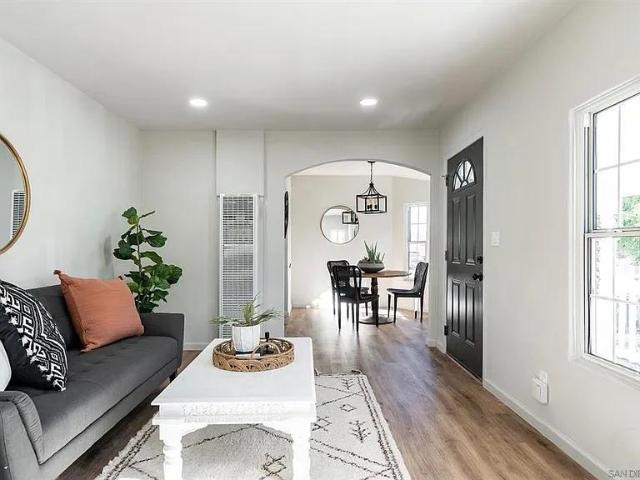 2 bedroom/2 bath property on large corner lot