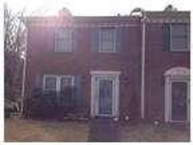 2 bedroom/2. 5 bath townhome in Stone Mountain
