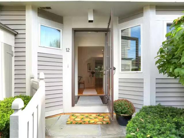 2 bedroom 3 bath condo for sale