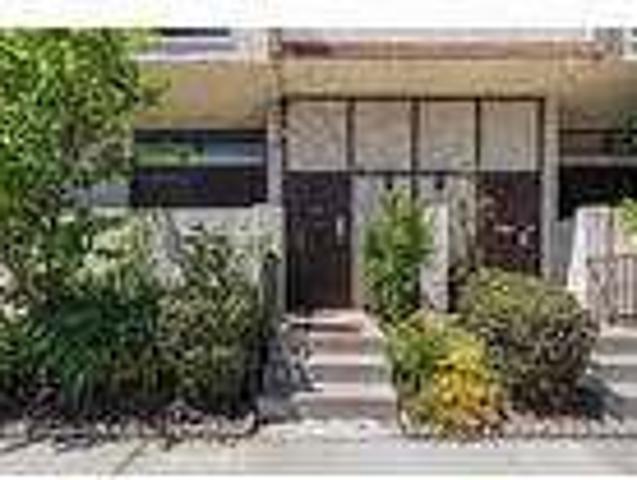 2 Bedroom 3 Bath In North Hollywood CA 91605