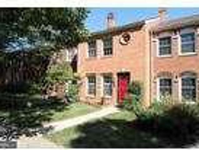 2 Bedroom 3 Bath In Alexandria VA 22314