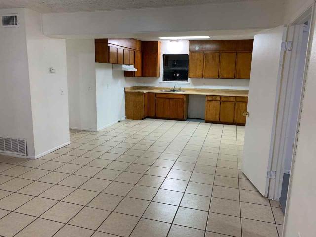 2 Bedroom & 3 Bedroom Apartments 3 Bedroom Apartment for Rent at 1 Bull Run, Comanche, TX 76442