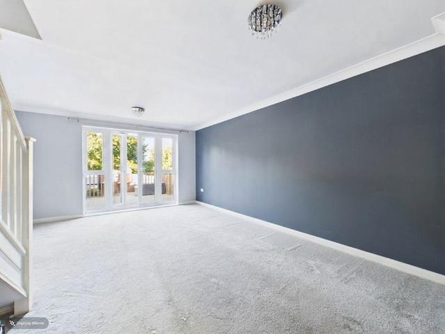 2 Bedroom