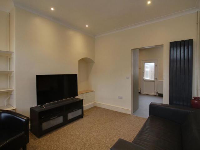 2 Bedroom
