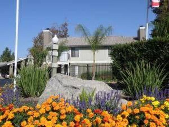 2 Bedroom 1 bath Move in ready! Hanford