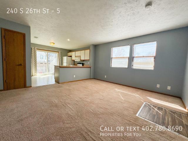 2 Bedroom 1 Bath Available Now!
