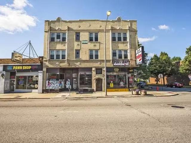 2 Bedroom 1 Bath Apartment 6149 W North Ave