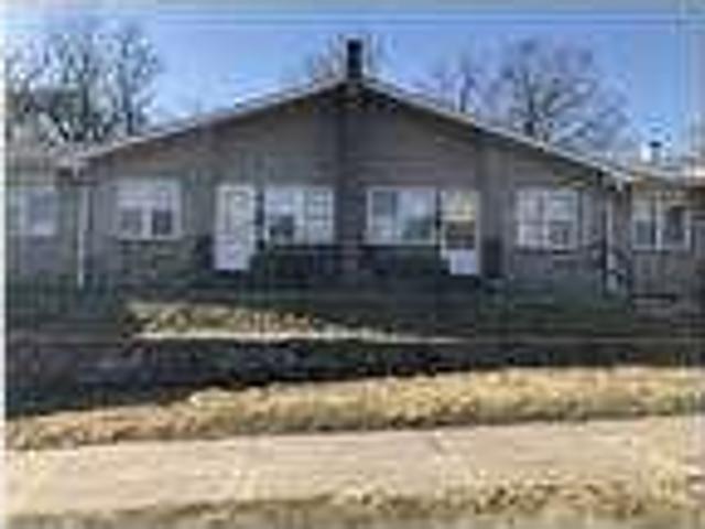 2 Bedroom / 1 Bath Apartment In KC MO