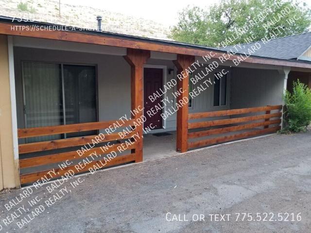 2 bedroom, 1 bath, Country setting, all utilities paid