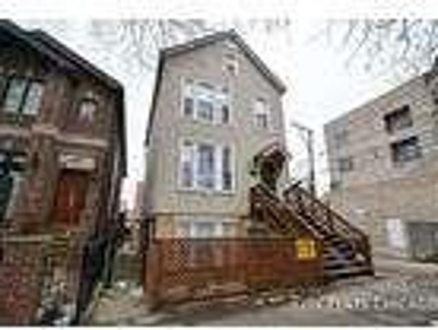 2 Bedroom 1 Bath In Chicago IL 60618