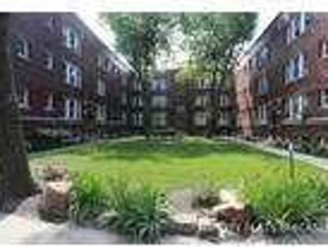 2 Bedroom 1 Bath In Chicago IL 60640