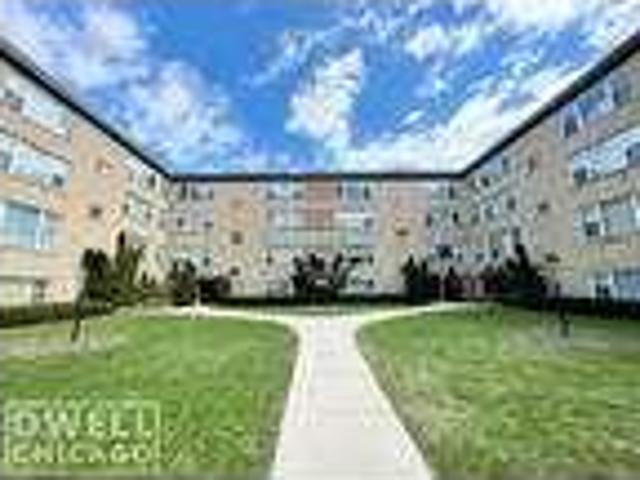 2 Bedroom 1 Bath In Chicago IL 60645