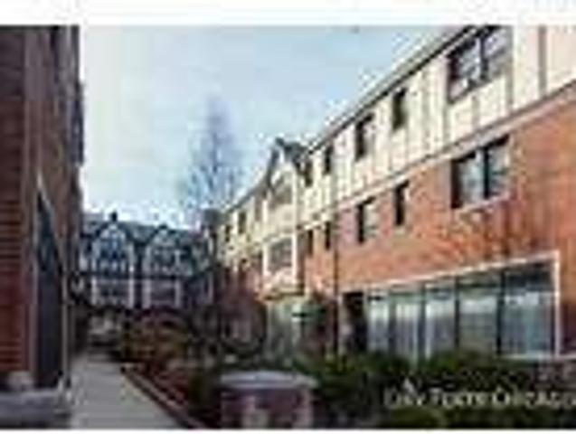 2 Bedroom 1 Bath In Chicago IL 60093