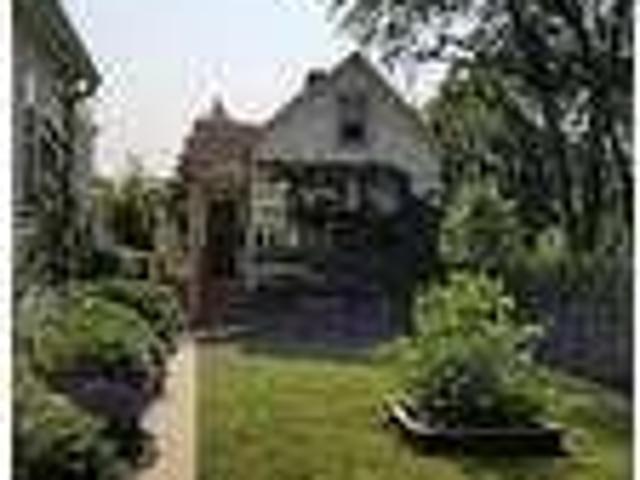 2 Bedroom 1 Bath In Chicago Illinois 60628