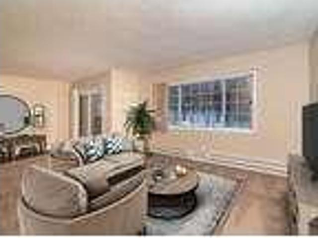2 Bedroom 1 Bath In Saint Louis Park MN 55426