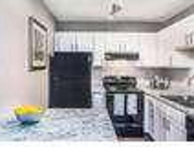 2 Bedroom 1 Bath In Waukegan IL 60085