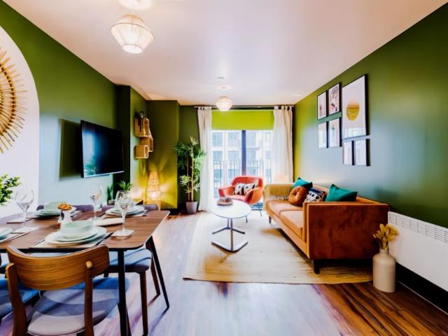 2 Bedroom, 1 Bathroom