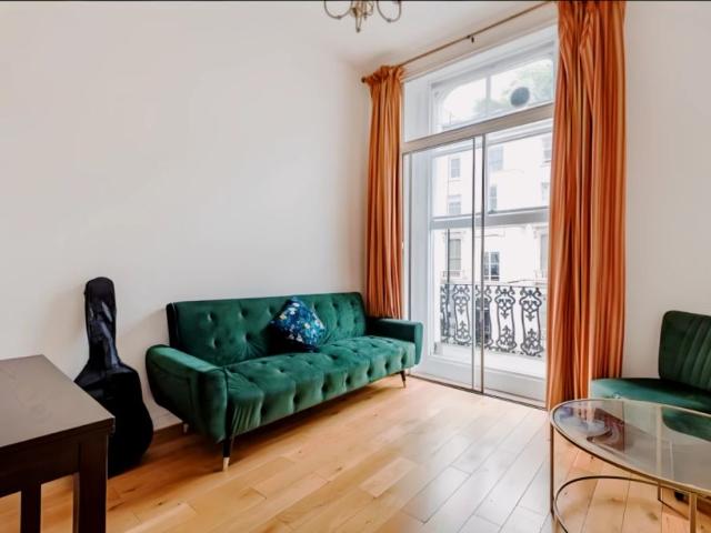 2 Bedroom 1 Bathroom type1 roomA