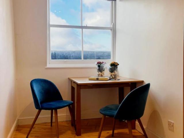 2 Bedroom 1 Bathroom type2 roomA