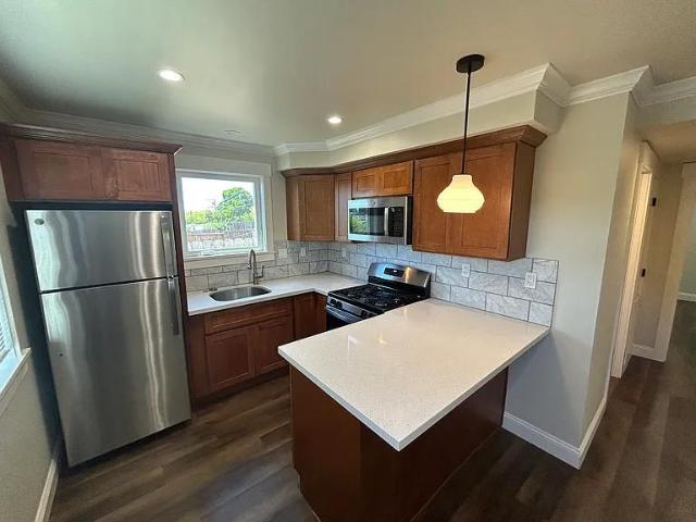 2 Bedroom, 1 Bathroom Apartment for Rent