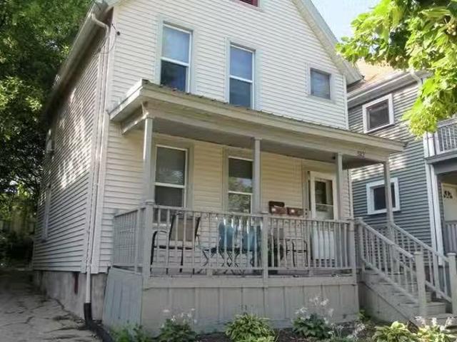 2 Bedroom 1 Bathroom Apartment In Madison Available August 16t.