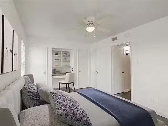 2 Bedroom 1 Bathroom B2