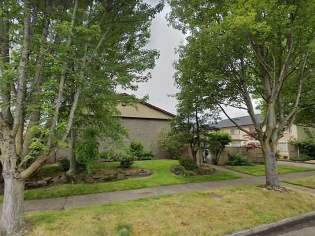 2 Bedroom 1 Bathroom Close to Owens Rose Garden!