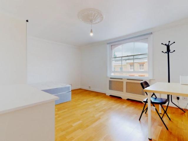 2 Bedroom 1 Bathroom Entire property