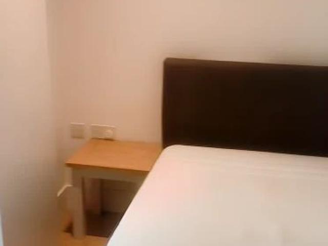 2 Bedroom 1 Bathroom Flat57