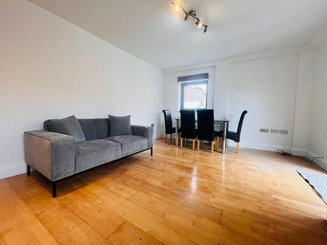 2 Bedroom 1 Bathroom Flat Available
