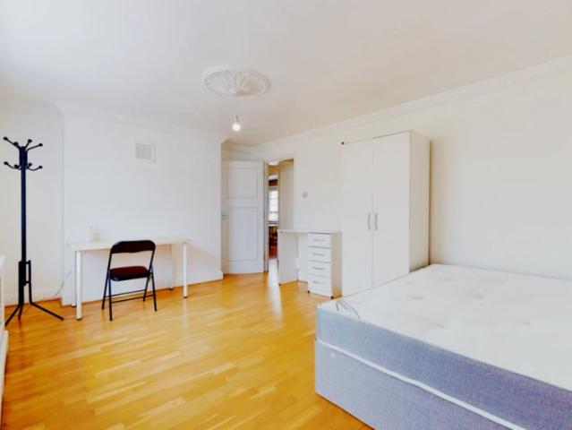 2 Bedroom 1 Bathroom roomB